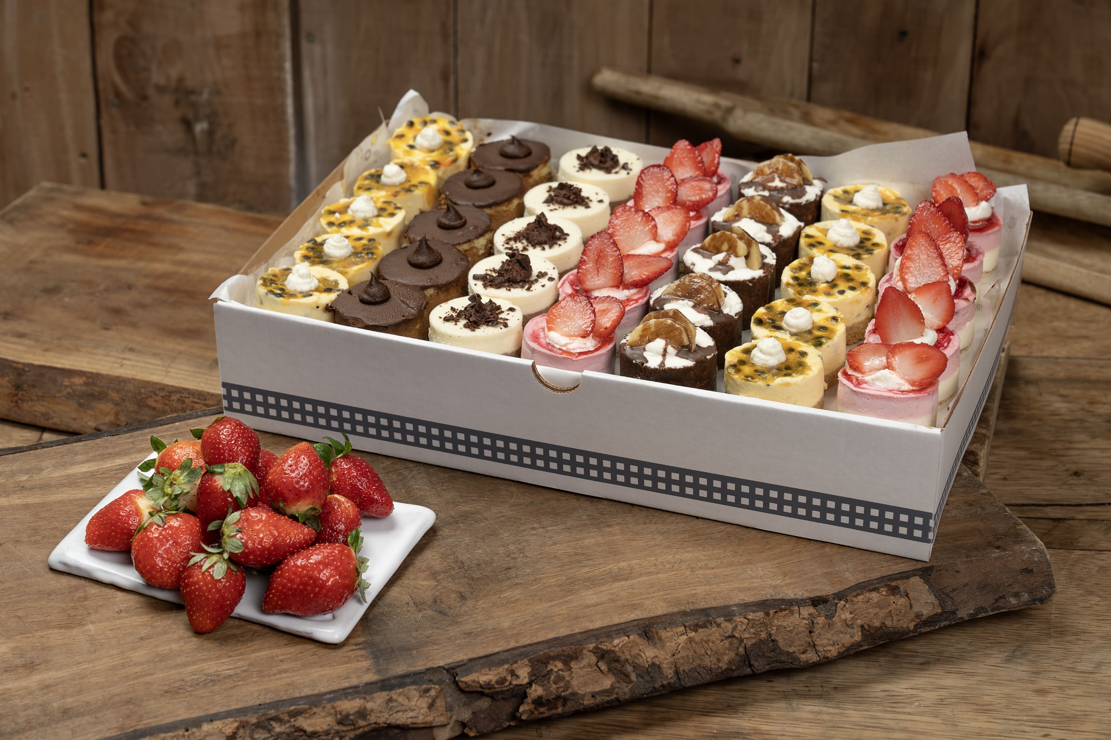 CAJA GRANDE MINI POSTRES FRIOS - CAJAS - Maria Castaña